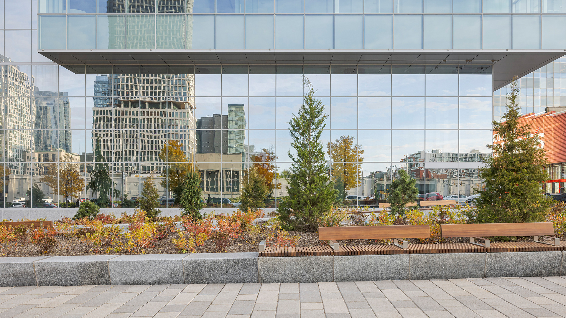 National Bank Place / Parc Michel-Bélanger – CCxA